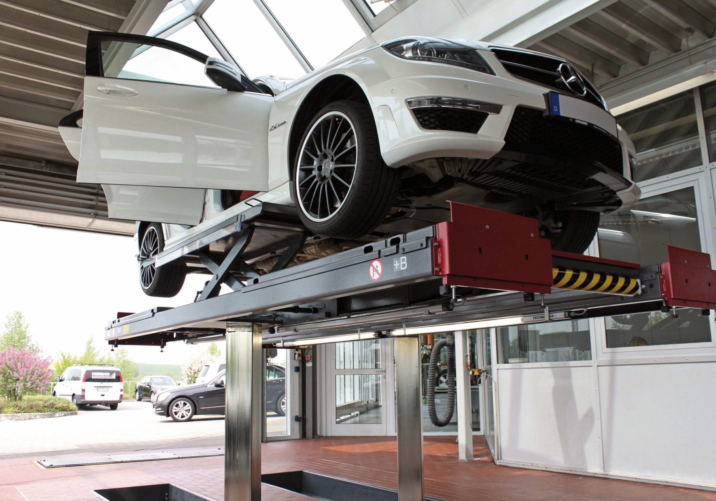 Lifting technology - 2 Cylinders - Equindus