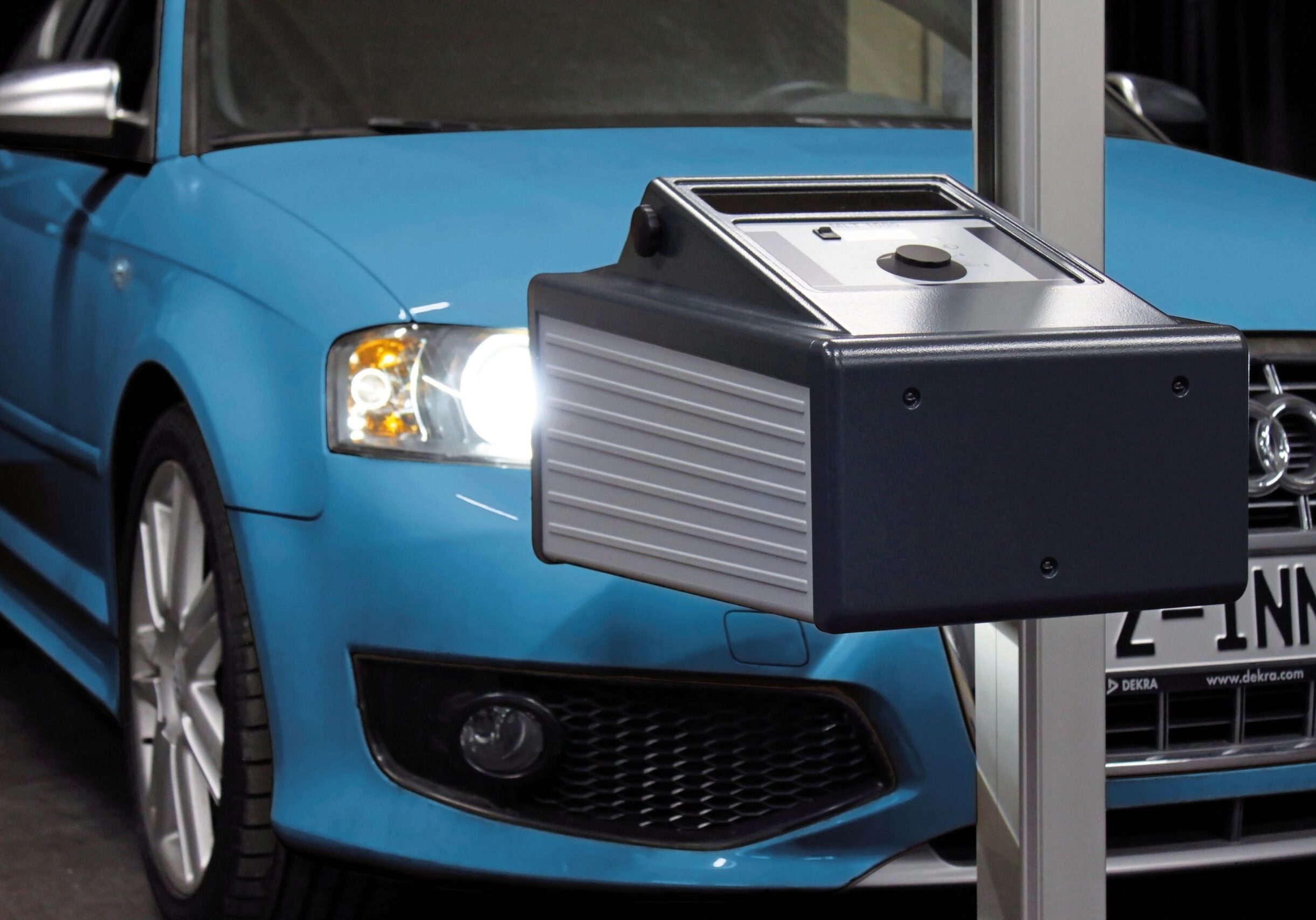 Headlight testing technology - Equindus